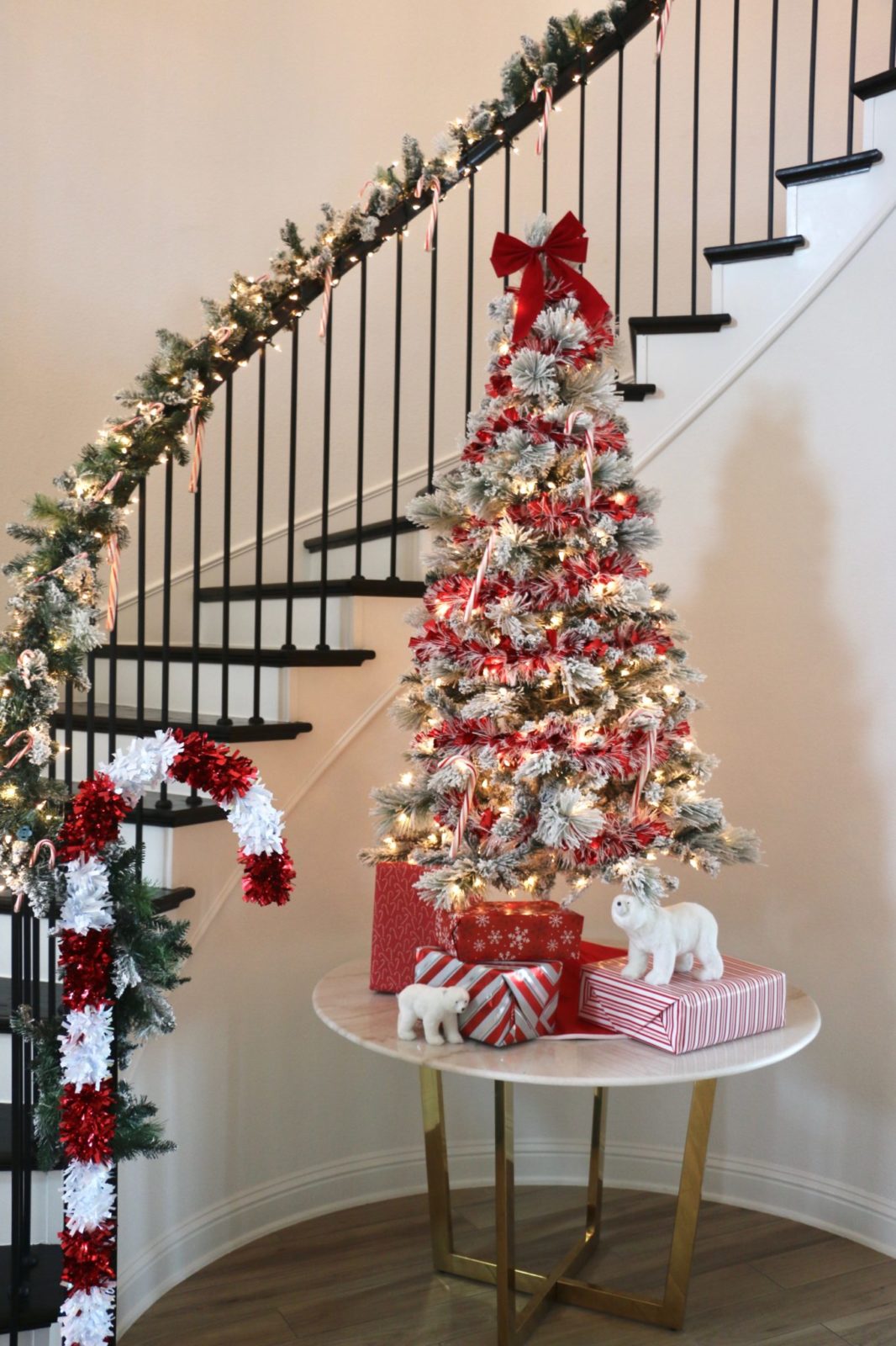 My Candy Cane Themed Christmas Decor - ravenelysetv.com