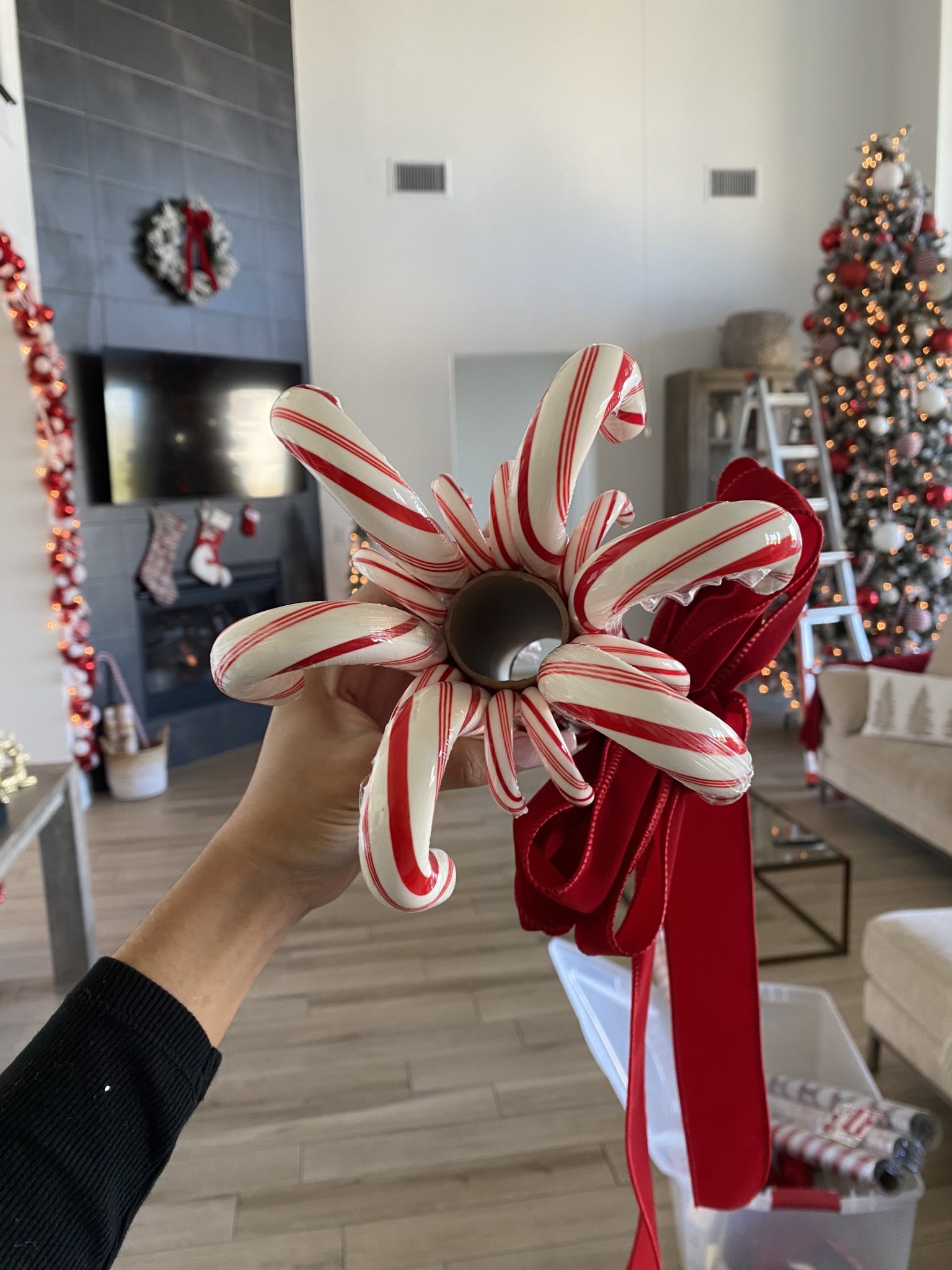 4 Festive DIY Christmas Decorations - ravenelysetv.com