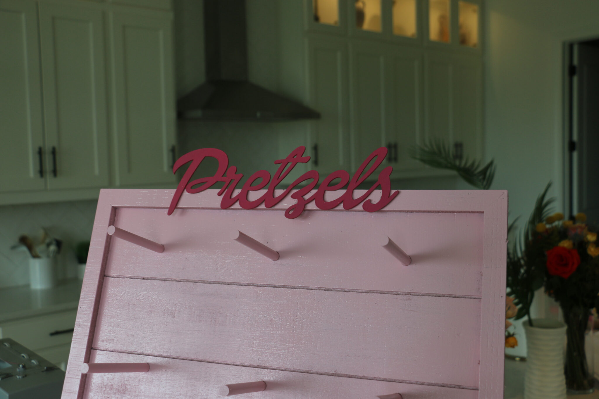 DIY Pretzel Stand - ravenelysetv.com
