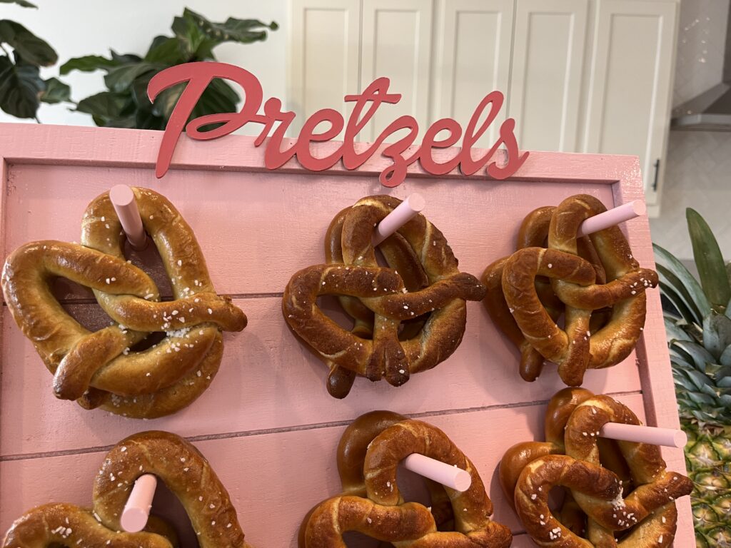 DIY Pretzel Stand - ravenelysetv.com
